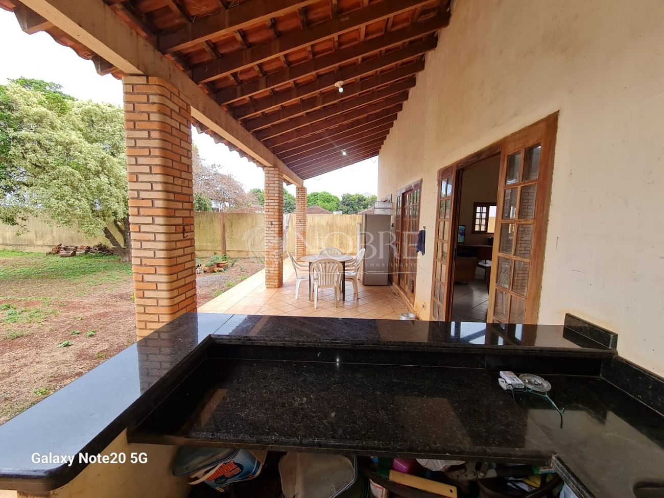 Casa no 9 à Venda em Maringá - Casa grande com piscina e 5 quartos