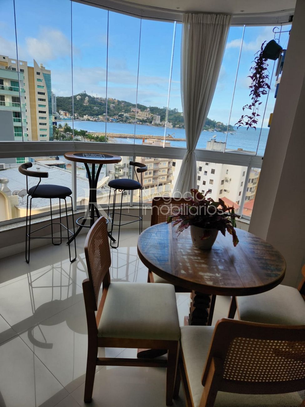 Apartamento no Edifício Pacific Residence à Venda em Itapema - 50 ...